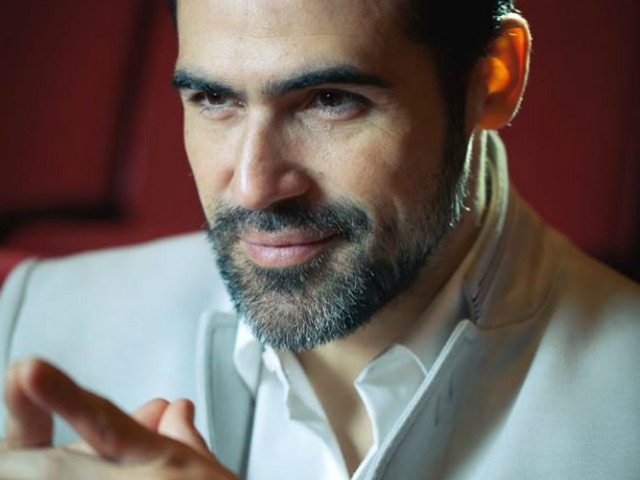 José Guillermo y sus pasiones - Revestida